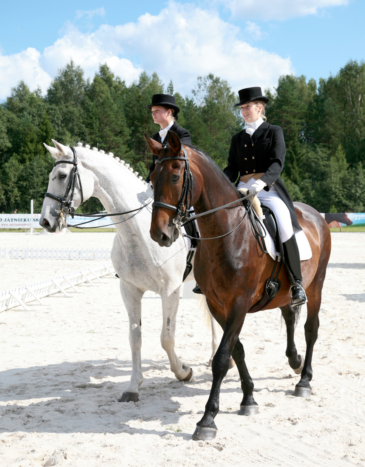 Foto: Skaistas meitenes un zirgi – Citi sporta veidi – Sportacentrs.com