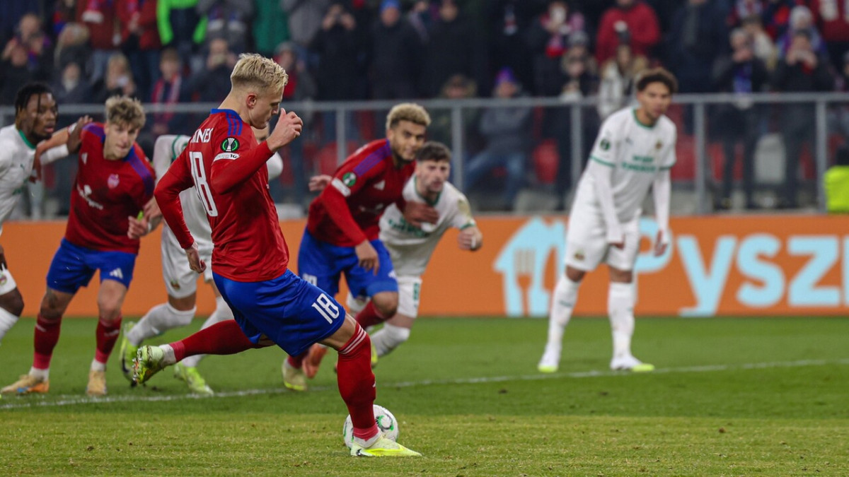 Hamrunai vēsturiski trīs punkti, "Raków" saasina Austrijas vicelīderes ...